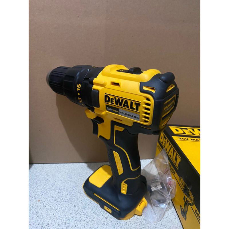 Jual Dewalt Brushless Drill Driver / Bor Obeng Bat 20V DCD7771N (UNIT ...