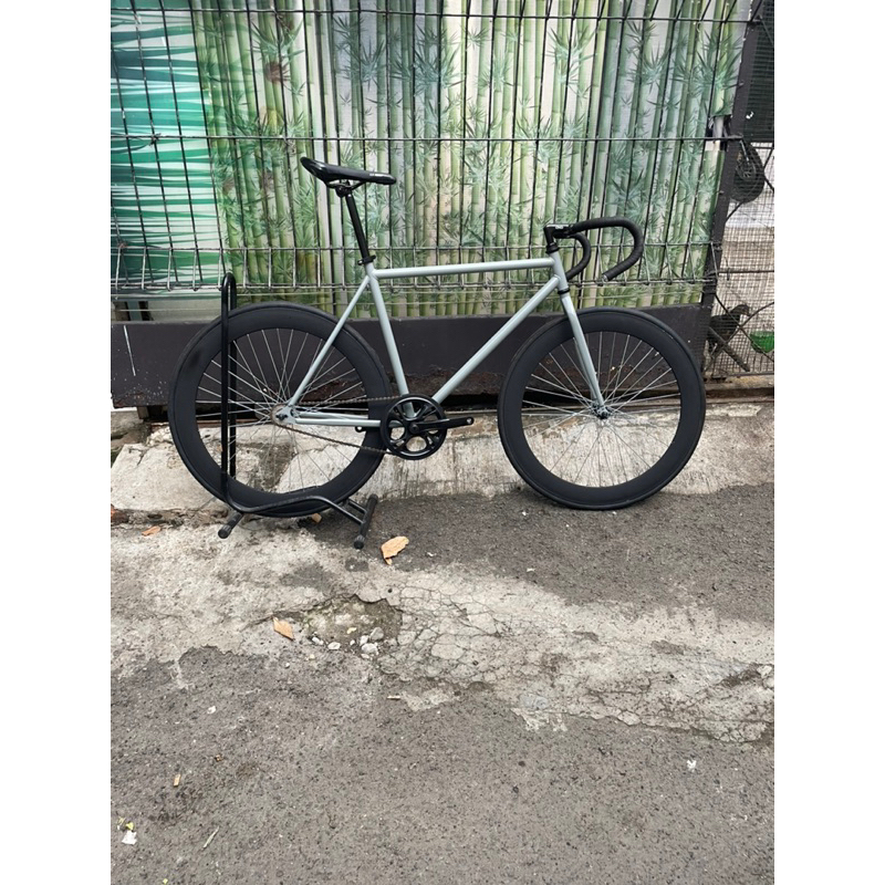 Jual Fullbike sepeda fixie classic lokal 700c size 50 doltrap / Torpedo ...