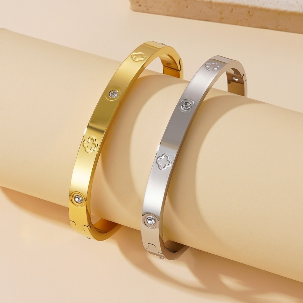 Jual Gelang bangle bracelet ctr bahan titanium aksen permata putih ...