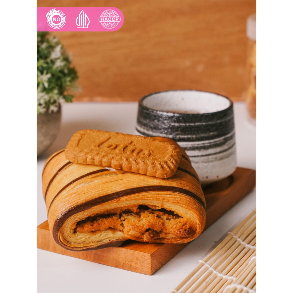 Jual LOTUS BISCOFF CROISSANT - MISOL Pastry Bakery | Shopee Indonesia