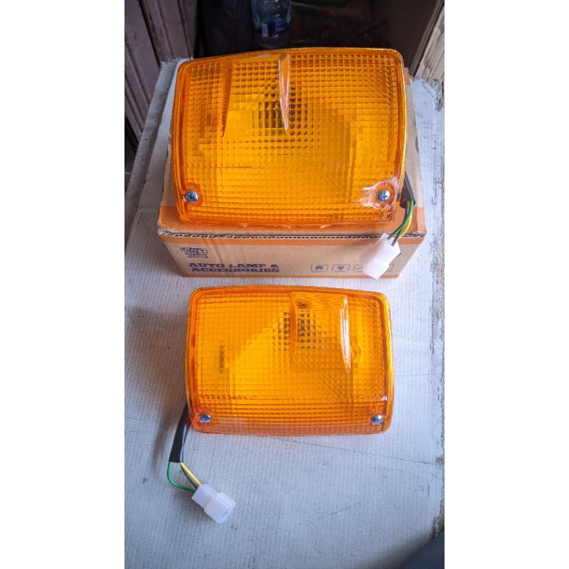 Jual LAMPU RITING LAMPU SEN ISUZU PANTHER SIGN LAMP KIRI KANAN WARNA KUNING | Shopee Indonesia