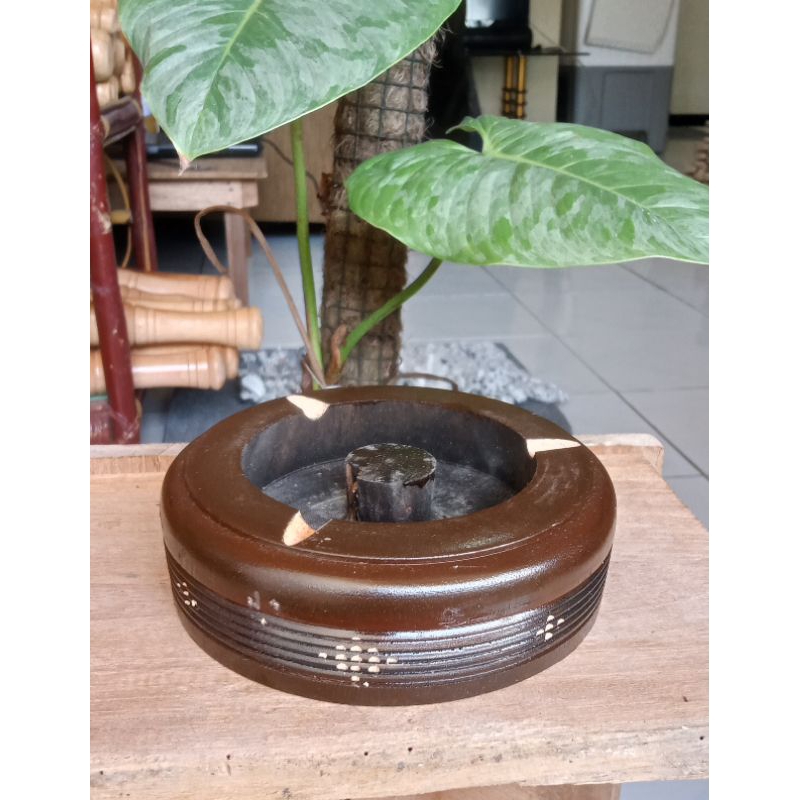 Jual Asbak kayu motif/Tempat abu rokok motif bahan kayu mahoni (COKLAT ...