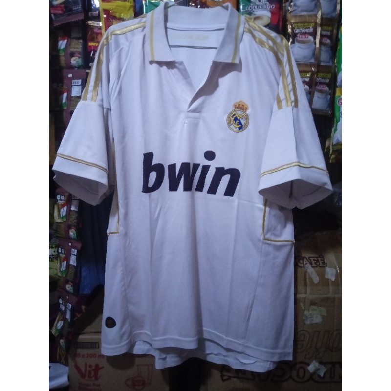 Jual Jersey retro real Madrid home lokal | Shopee Indonesia