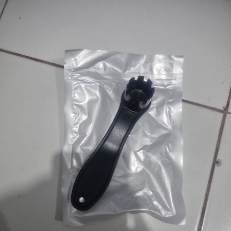 Jual kunci pembuka valve perahu karet (inflatable boat valve wrench ...