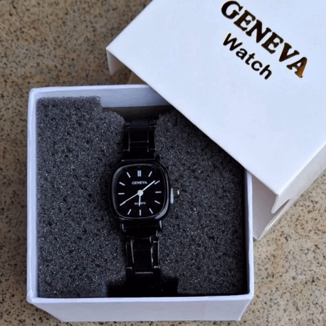 Jual Jam tangan Wanita Rantai kecil Lucu dan imut Free Box | Shopee ...