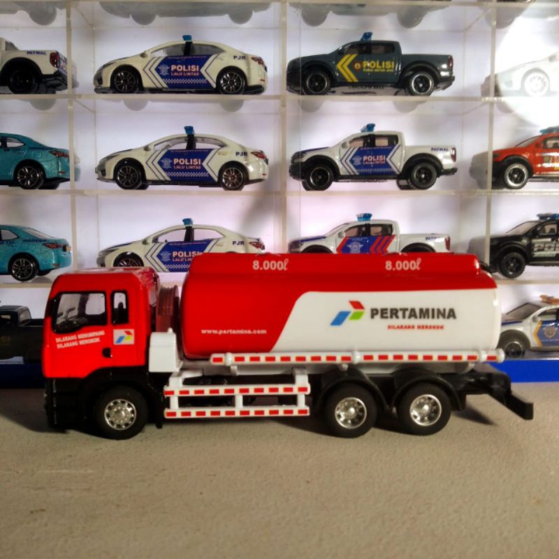 Jual Diecast Miniatur Truck Tanki Oli Custom Truck Pertamina Merah ...