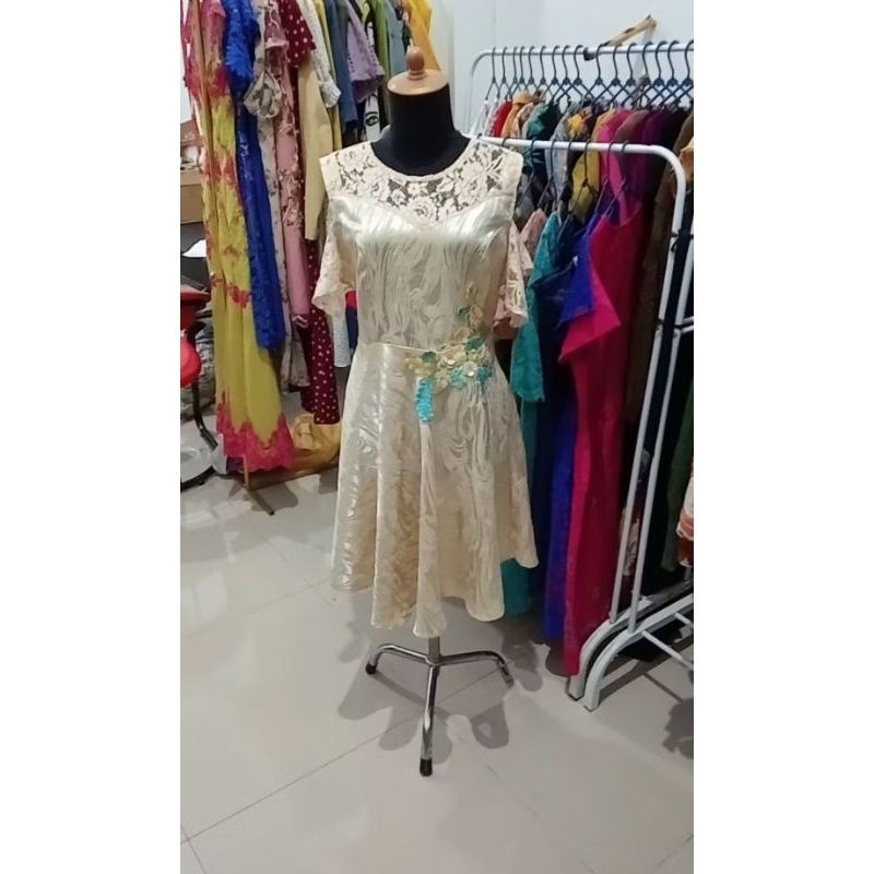 Jual Gaun pesta Sabrina preloved | Shopee Indonesia