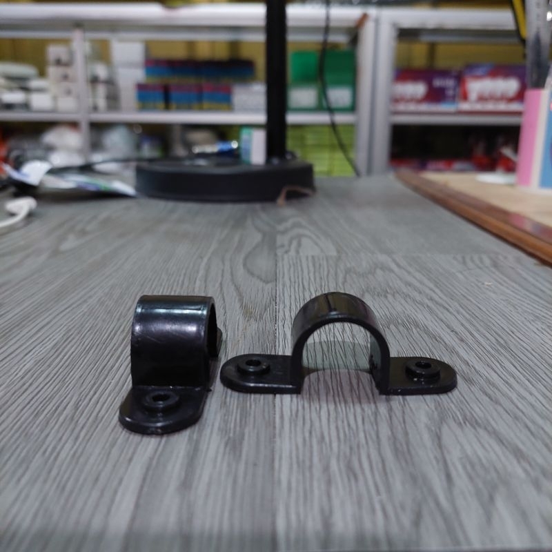 Jual Klem Pipa Conduit 20mm Hitam Clamp Pipa Listrok 20mm Hitam Tanpa ...