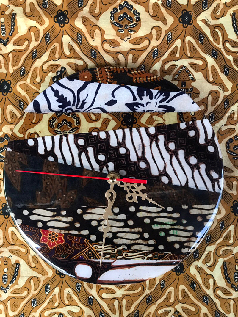 Jual Kerajinan Tangan Jam Dinding Perca Batik Resin Unik Bulat 22 ...