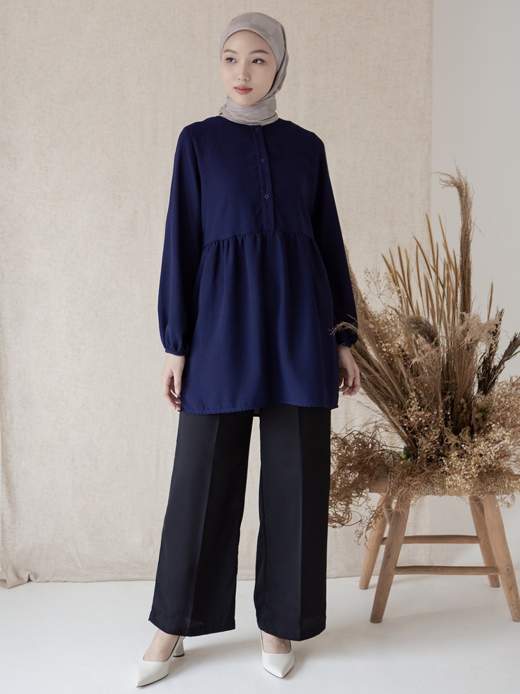 Jual Naura by Aska Label - Atasan basic wanita blouse warna putih offwhite, biru navy, ungu ...