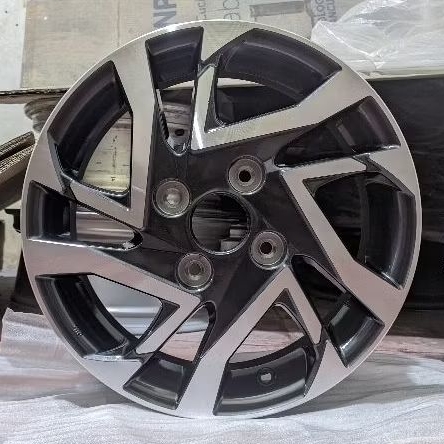 Jual Velg Original/OEM Avanza Veloz R15 | Shopee Indonesia