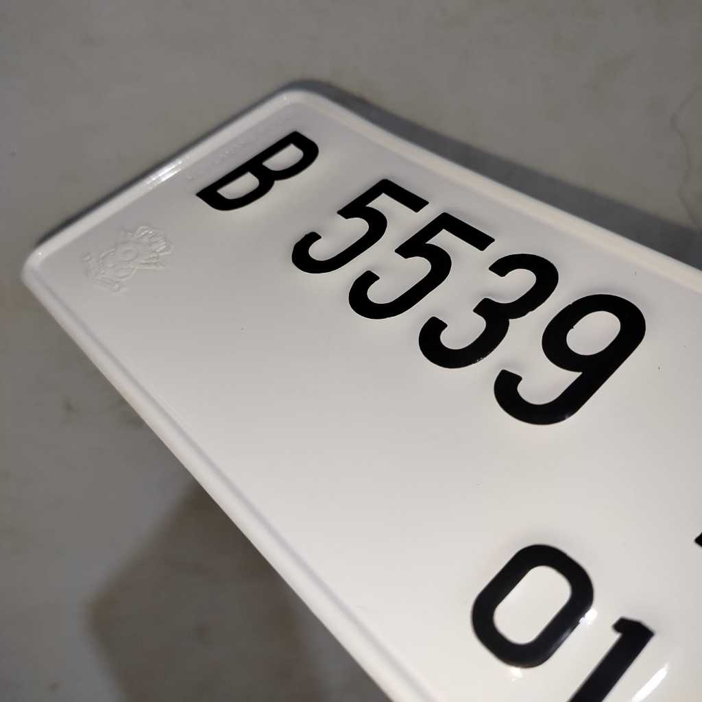 Jual NEMPAH PLAT NOMOR MOTOR PUTIH TERBARU PLAT BARU BUAT BARU | Shopee ...