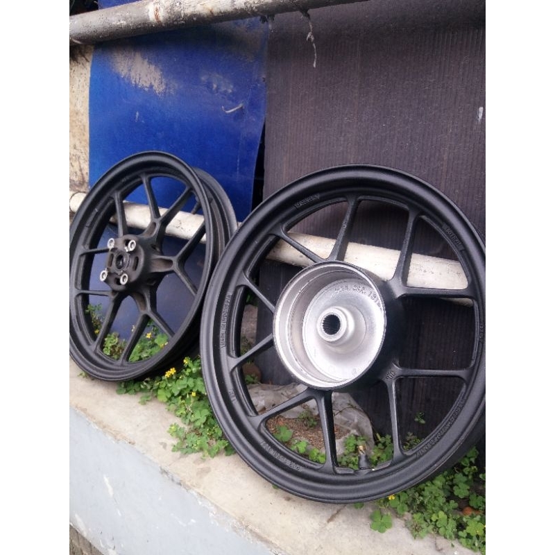 Jual Velg Vario pelek Honda Vario led old - Led new 125-150 original ...