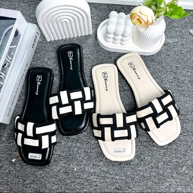 Jual sandal cewe teplek glosi kerucut size 36/40 | Shopee Indonesia