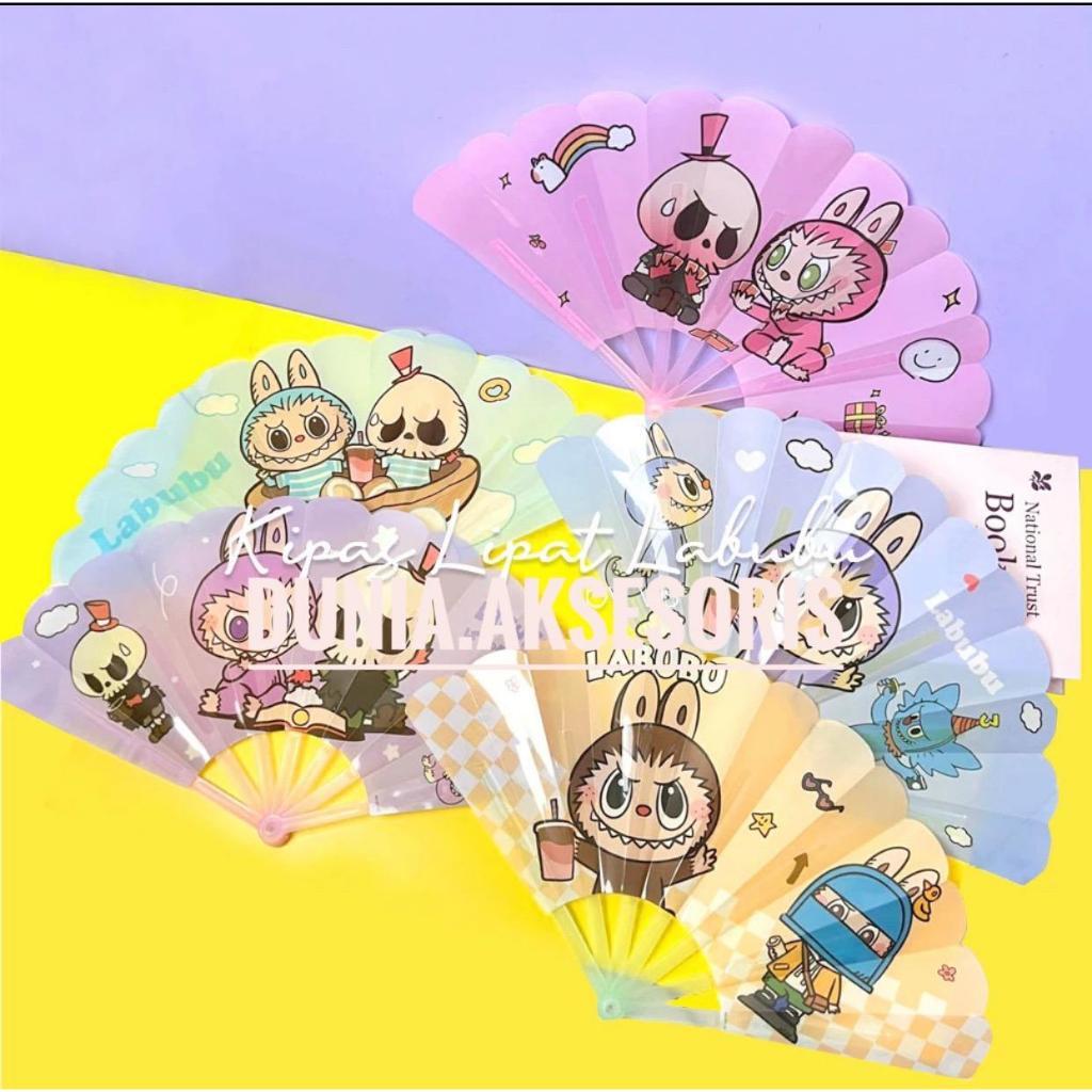 Jual ( 1LUSIN ) KIPAS LIPAT PLASTIK 5 TANGKAI KARAKTER LABUBU / KIPAS ...