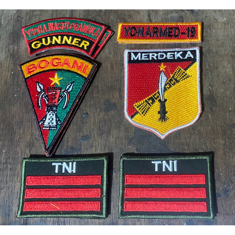 Jual ATRIBUT PAPAN NAMA PDH TNI-AD 1.SET PDH BORDIR biasa pengeras dan mika | Shopee Indonesia