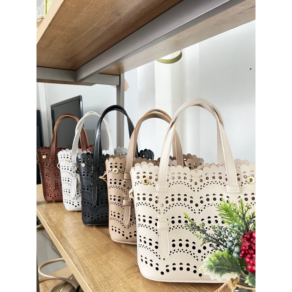 Jual LOLY COCO - Tas Slempang JUMMAH KECIL /Tas Laser cut (free Dus + Cover Bag) | Shopee Indonesia