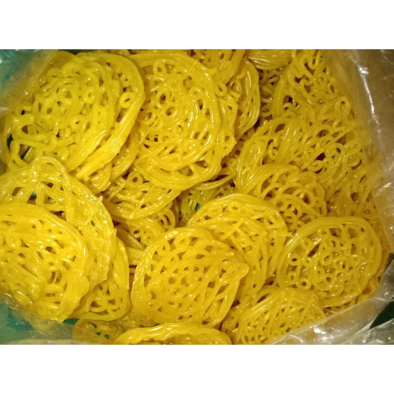 Jual Kerupuk Mie Kuning Super Ukuran Kecil | Kerupuk Pecel | Kerupuk ...