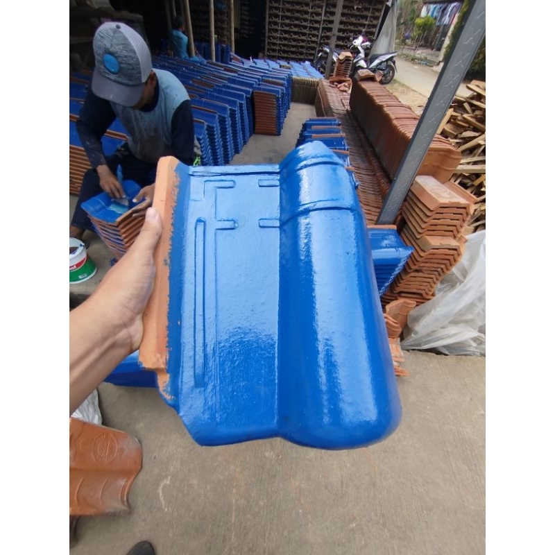 Jual Genteng Mantili Cat Pernis Mengkilap Warna Biru | Shopee Indonesia