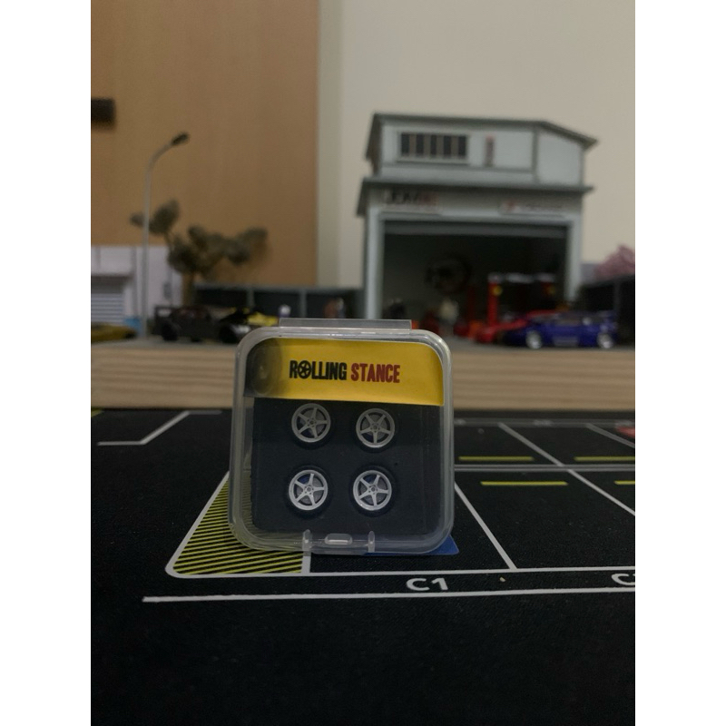 Jual rolling glue tack ukuran 10mm | Shopee Indonesia