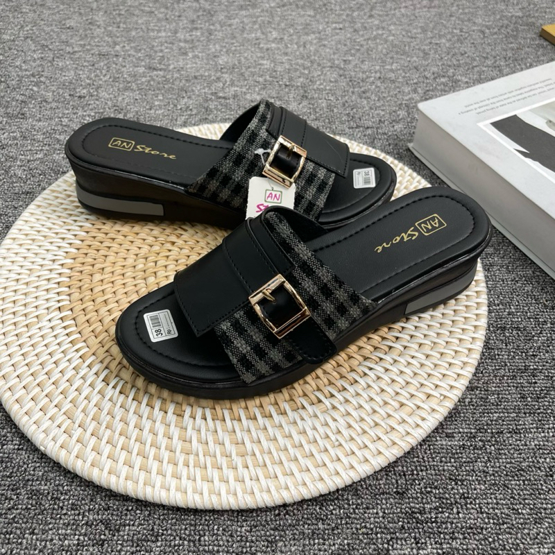Jual Sandal Wanita Slip On Kekinian, Sendal Wedges Model Terbaru Desain ...