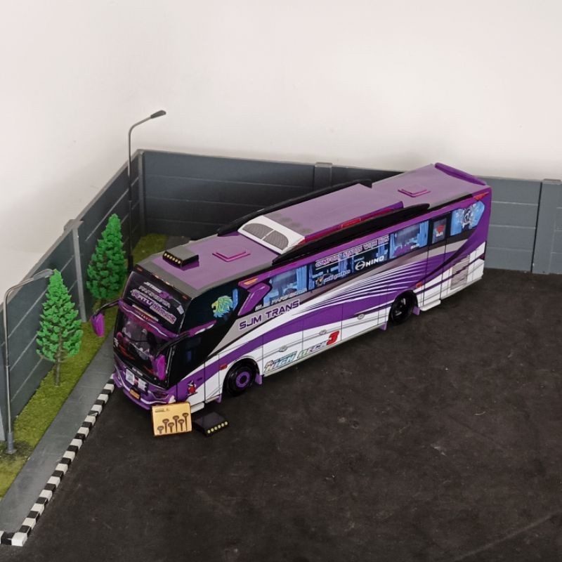 Jual miniatur papercraft bus skala 50 sjm trans ratu maher | Shopee ...