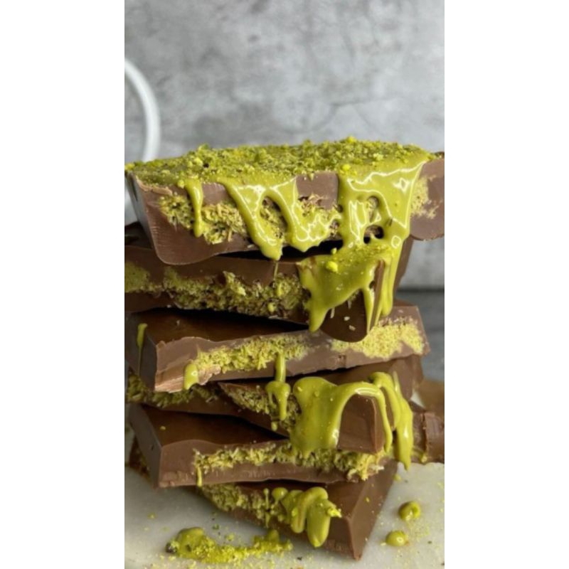 Jual coklat Dubai 100 persen mirip sama yang asli menggunakan pistachio asli dan coklat belgium ...