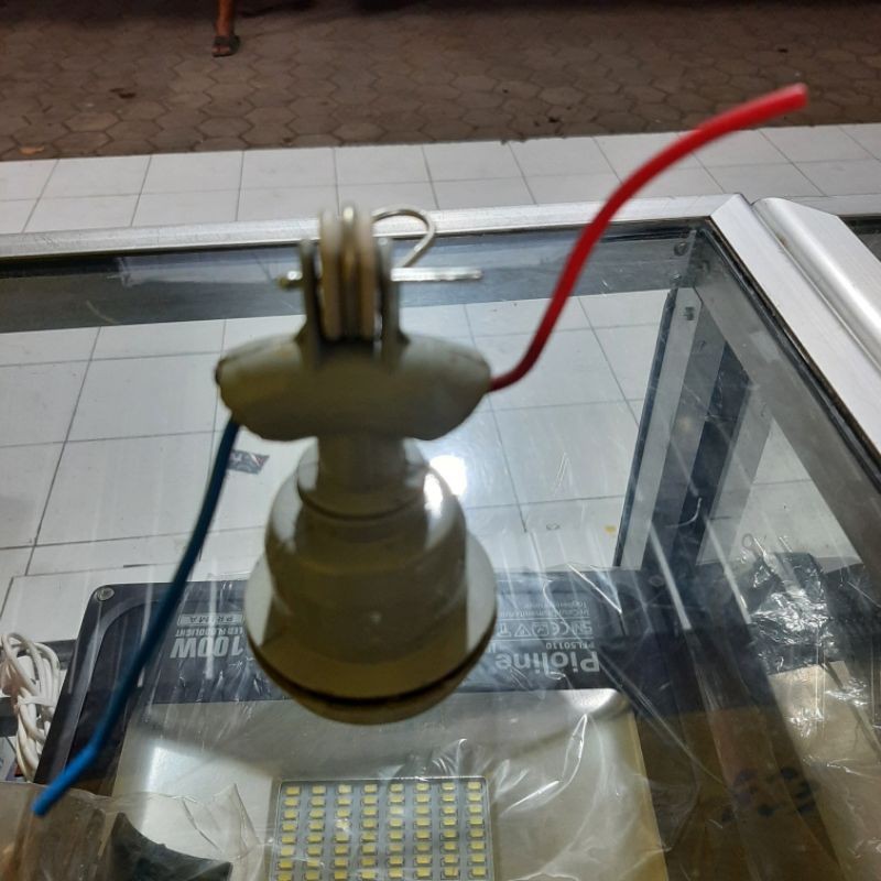 Jual Fitting Gantung Wd 27 Fitting Lampu Fitting Mercury | Shopee Indonesia