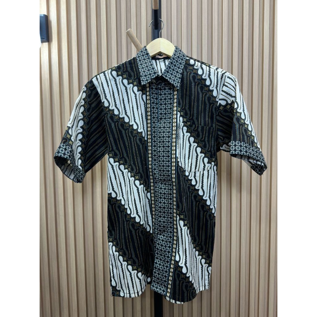 Jual ALTHREE Clothing - KEMEJA Hitam Parang Batik Pria Lengan Pendek ...