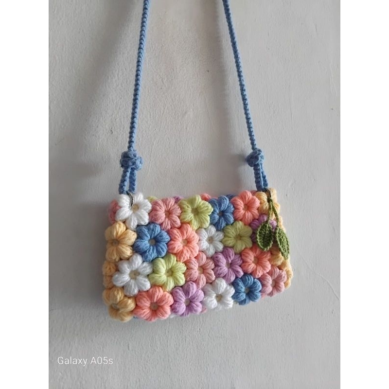 Jual Tas Selempang Rajut Bunga Puff 95k + ADMIN | Shopee Indonesia