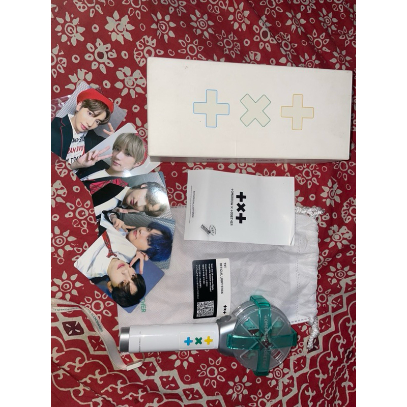 Jual official moabong lighstick txt v1 fullset lightstick Moa. | Shopee ...