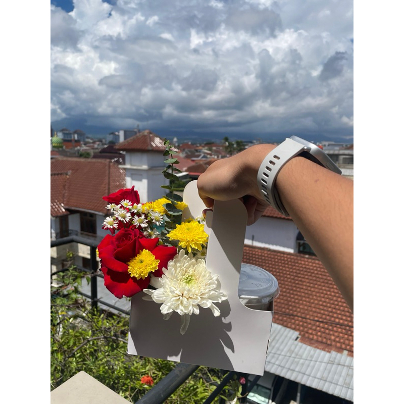 Jual Gift bloom box kado hadiah bunga artificial | Shopee Indonesia