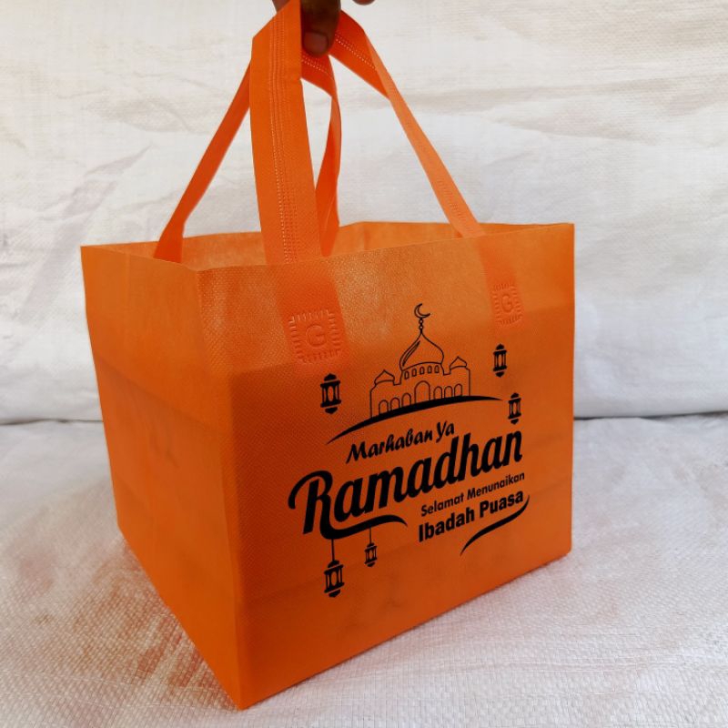 Jual (12 PCS) Edisi Ramadhan Tas Box Nasi 22x22 Sablon 1 Sisi Tas Spunbond | Shopee Indonesia