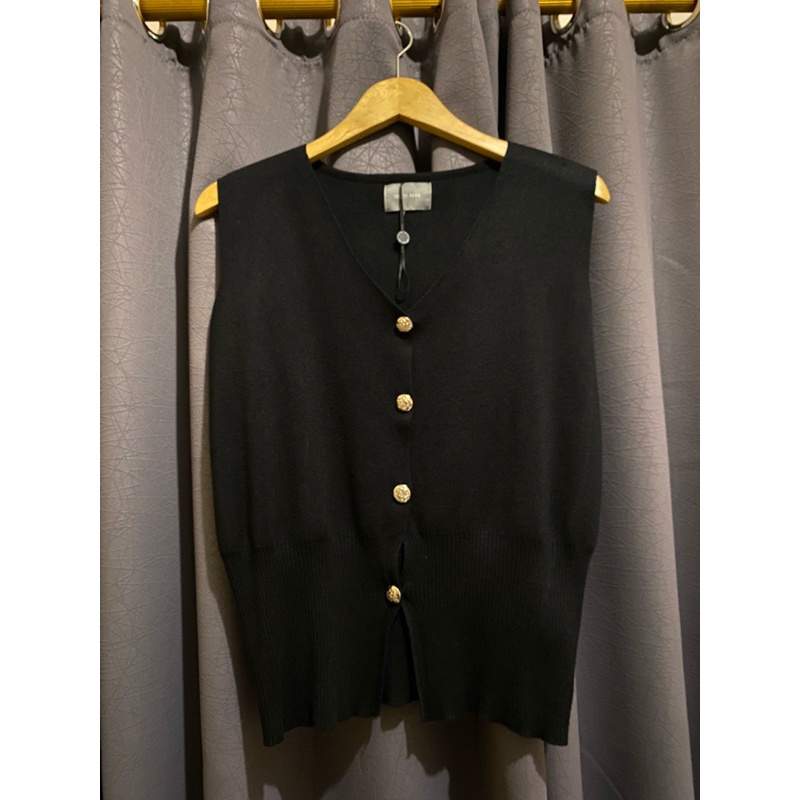 Jual Vest This Is April | Shopee Indonesia