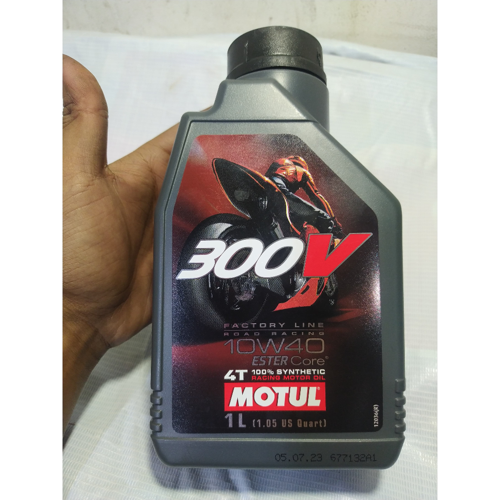 Jual MOTUL OLI MOTUL 300V 4T RACING 1 LITER FACTORY LINE ESTER CORE ORIGINAL | Shopee Indonesia