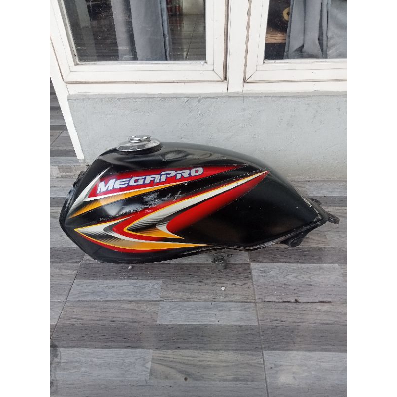 Jual tangki Megapro hiu original second | Shopee Indonesia