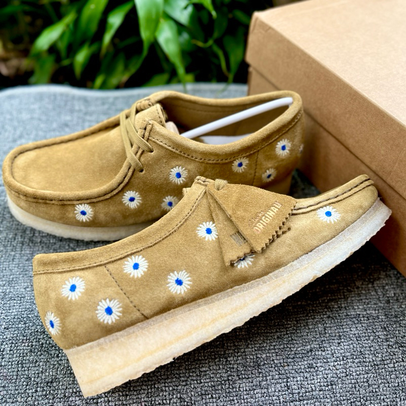 Jual Clarks Originals wallabee x manchester dark olive suede ( 26175852 ...