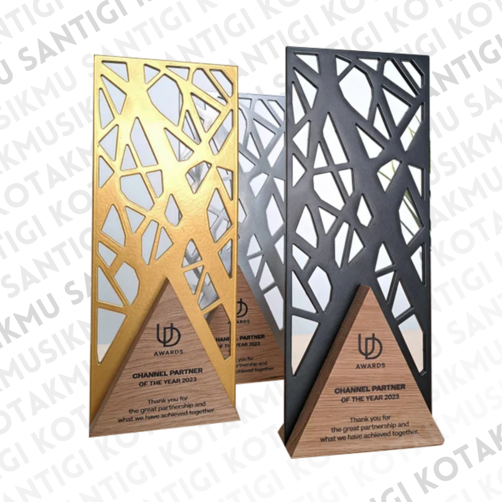 Jual Trophy Kayu Custom (Tipe-20) | Piala Kayu Custom | Plakat Kayu ...