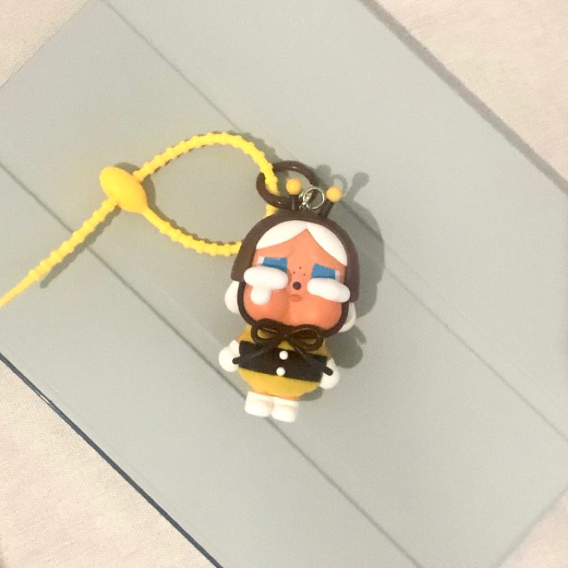 Jual [READY] POPMART CRY BABY BEE CRYING AGAIN FIGURE KEYCHAIN GANCI ...