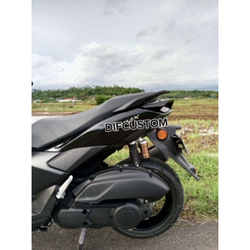 Jual ducktail/buntut/cover lampu blakang NMAX turbo/Neo/s original ...