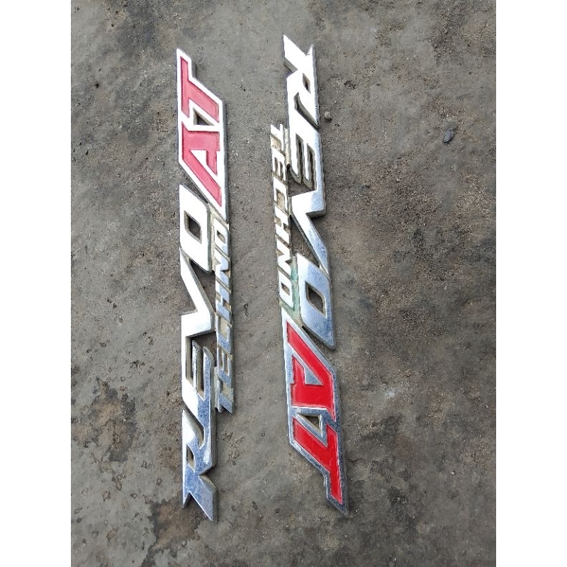 Jual Emblem Revo AT Barang Cabutan Original | Shopee Indonesia