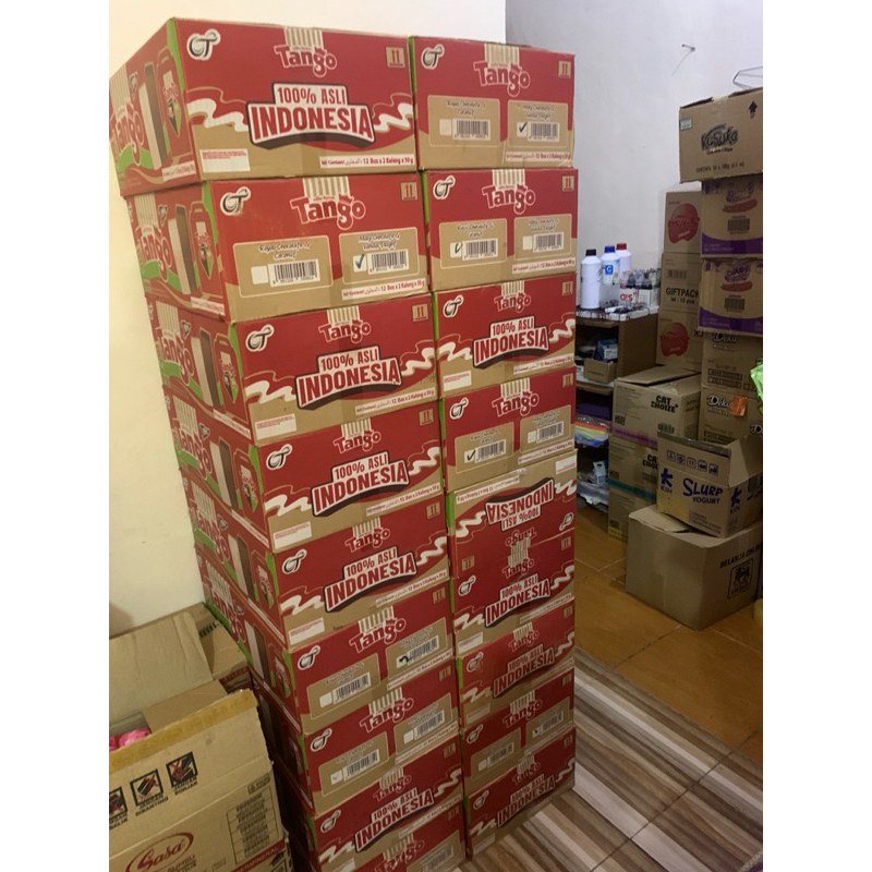 Jual Tango wafer kaleng 1 karton / 1 dus isi 12 kotak perkotak 2 x 50 ...
