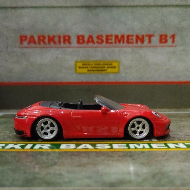 Jual MATCHBOX LOOSE RIVET AMAN PORSCHE 911 CARRERA CABRIOLET BAN RESIN ...