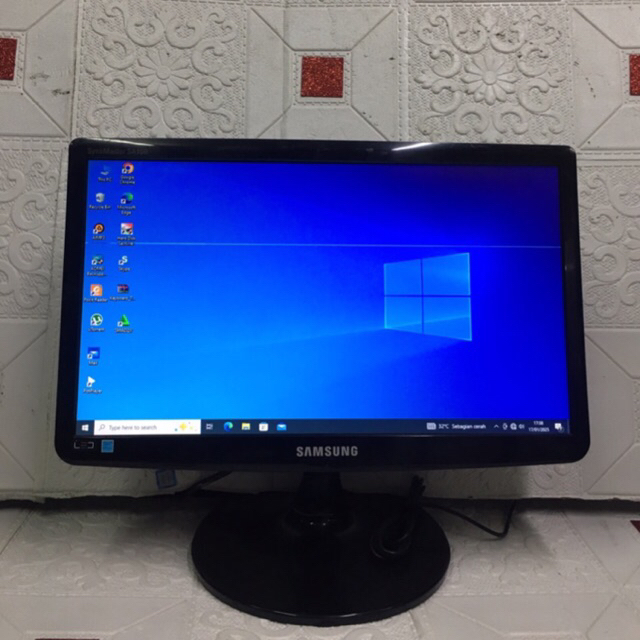 Jual MONITOR 19 INCI LED WIDE SECREEN JERNIH (MINUS LAYAR GARIS ...