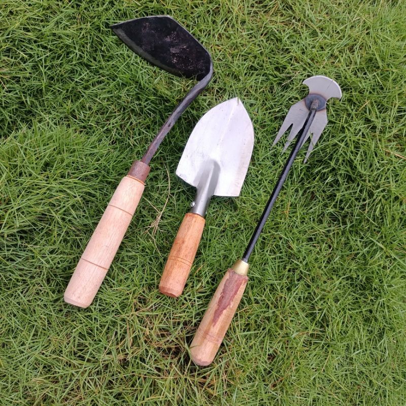 Jual Alat Berkebun 3 Pcs/Paket Hemat Set Berkebun dan berladang/Cangkul ...