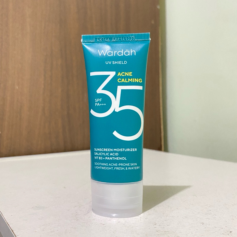 Jual Wardah UV Shield Acne Calming SPF 35 PA+++ 35ml | Shopee Indonesia