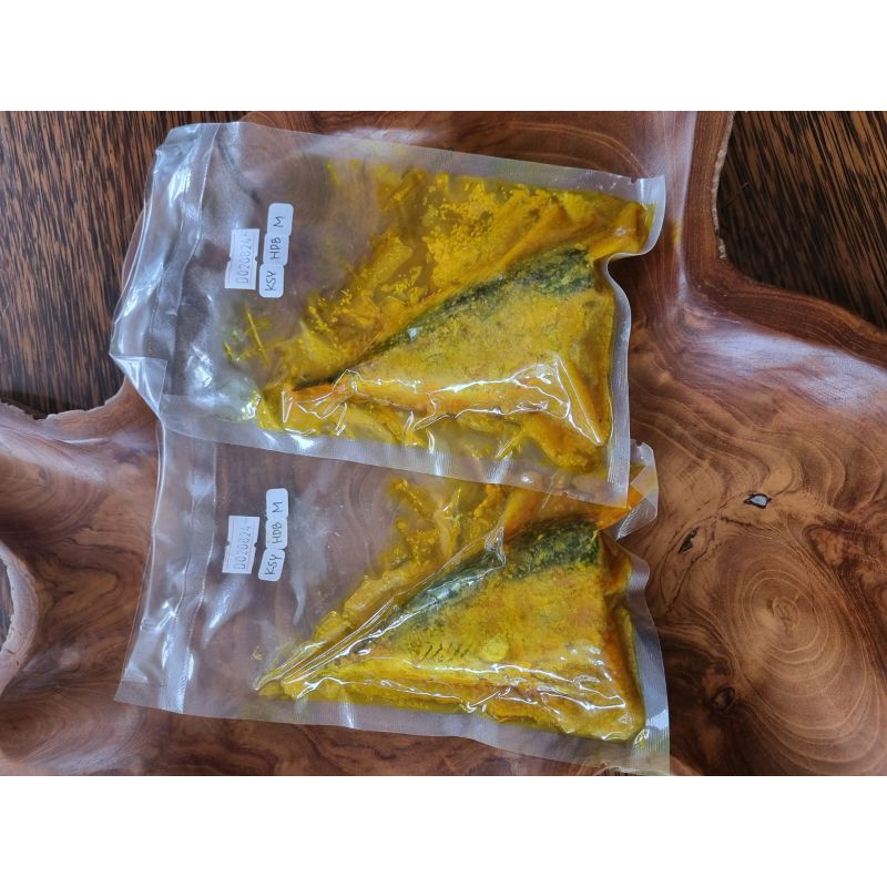 Jual Ikan Malalugis (kembung layang) bumbu kuning (Medium) | Shopee ...