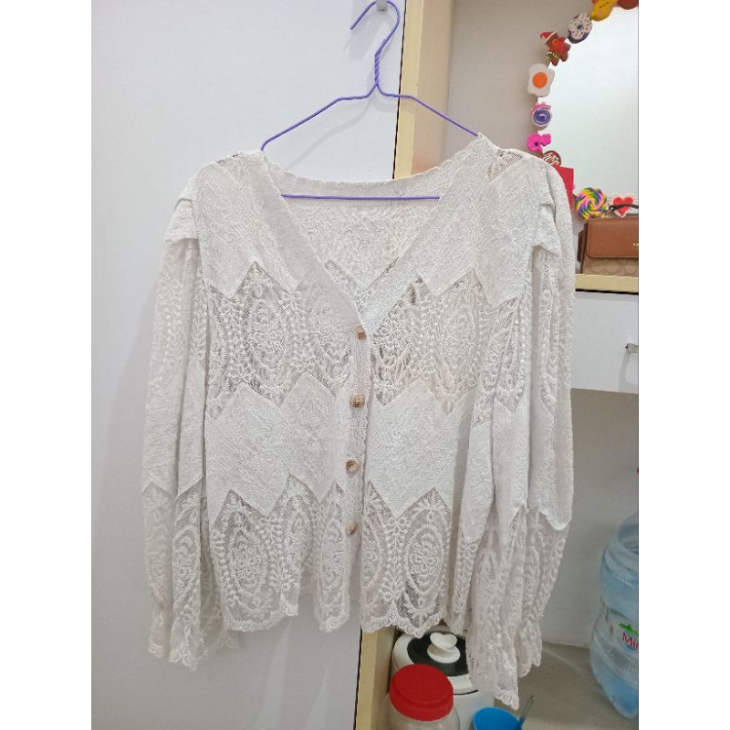 Jual preloved blouse putih katbol bunga renda lengan balon | Shopee ...