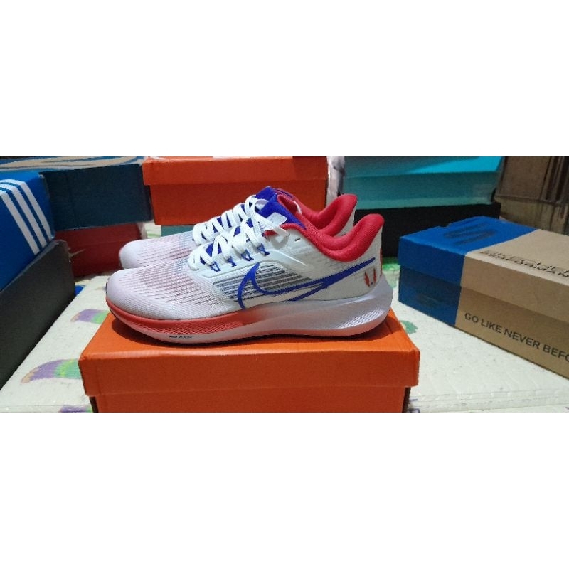 Jual Sepatu Running Nike Air Zoom Pegasus Merah Putih | Shopee Indonesia