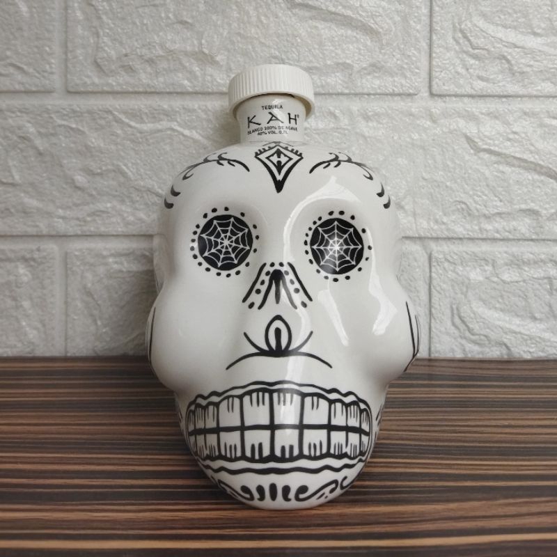 Jual Botol Kosong KAH Tequila Blanco Skull Head 700ml | Shopee Indonesia